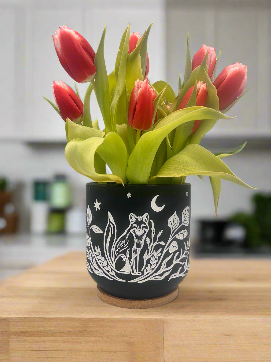 Blackout Terracotta Fox Planter | Drainage Hole with Wooden Tray | 6 ...